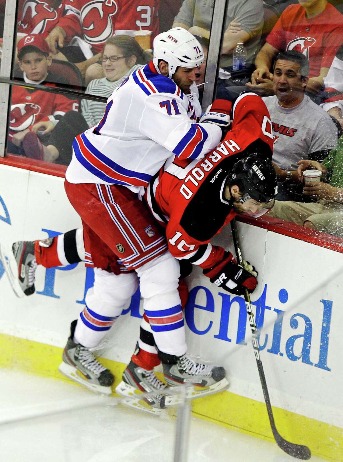 Rangers goalie blanks Devils