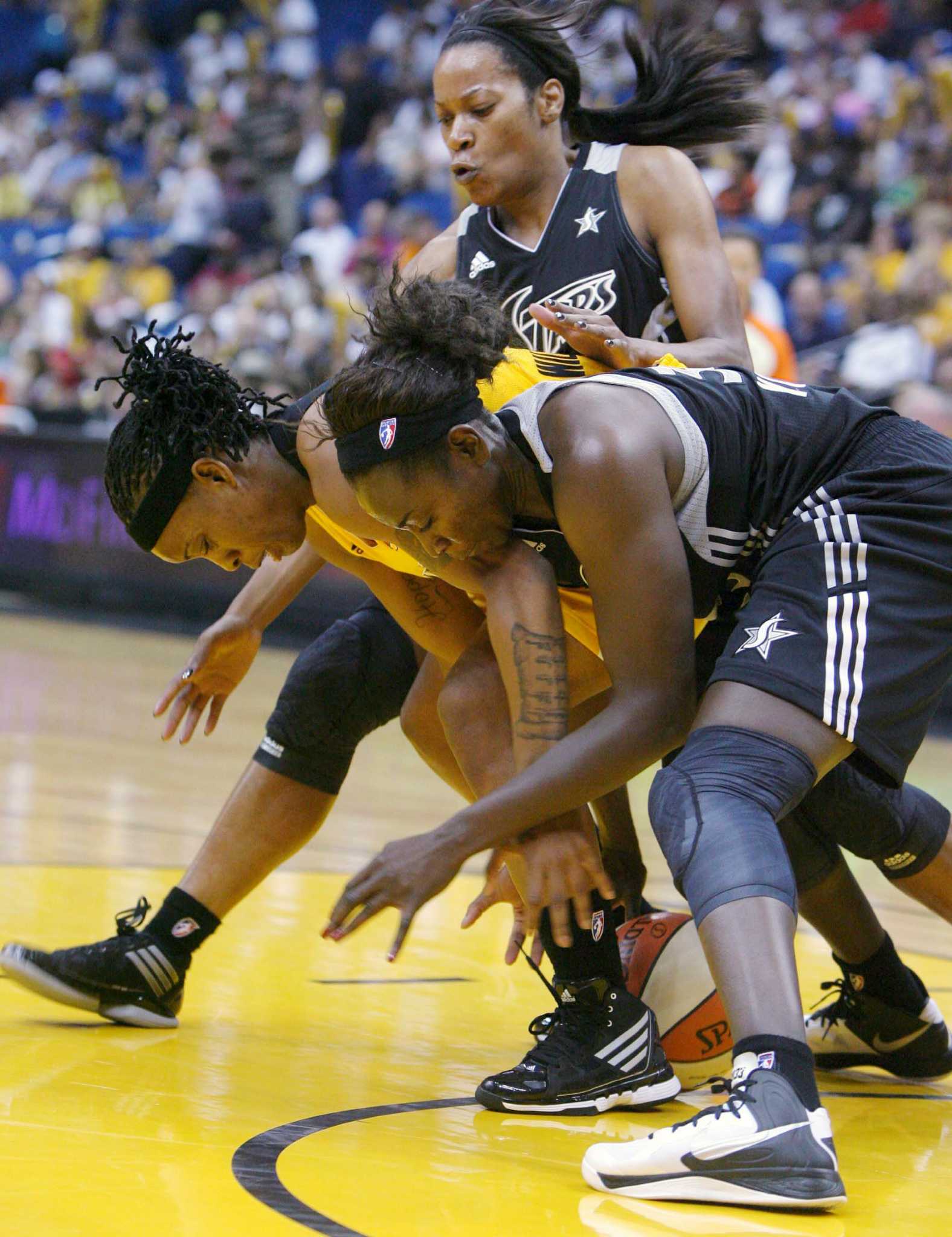 Tulsa guard pours in WNBA-record 51 points in rout