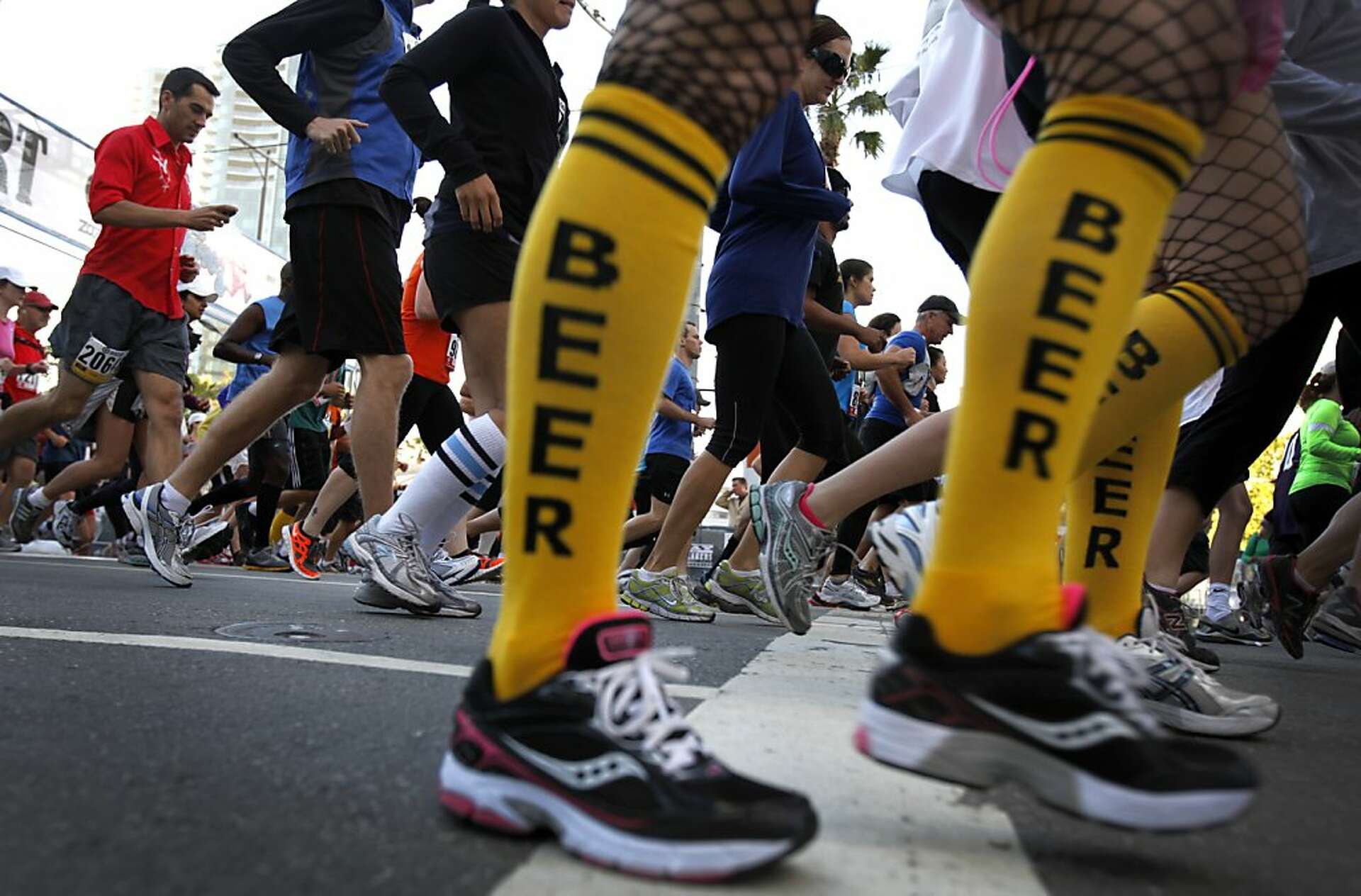 Bay to Breakers - sun, fun and a few fast runners