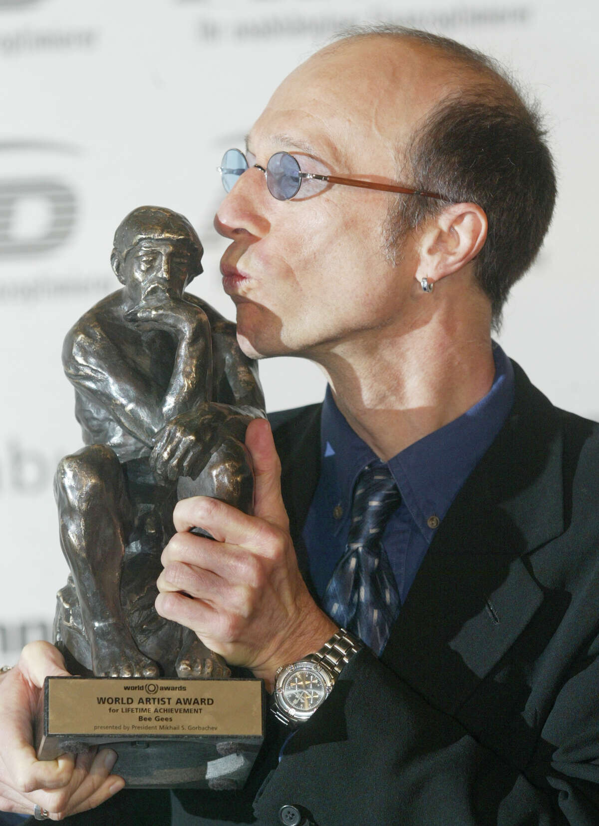 Bee Gees' Robin Gibb, 62, dies