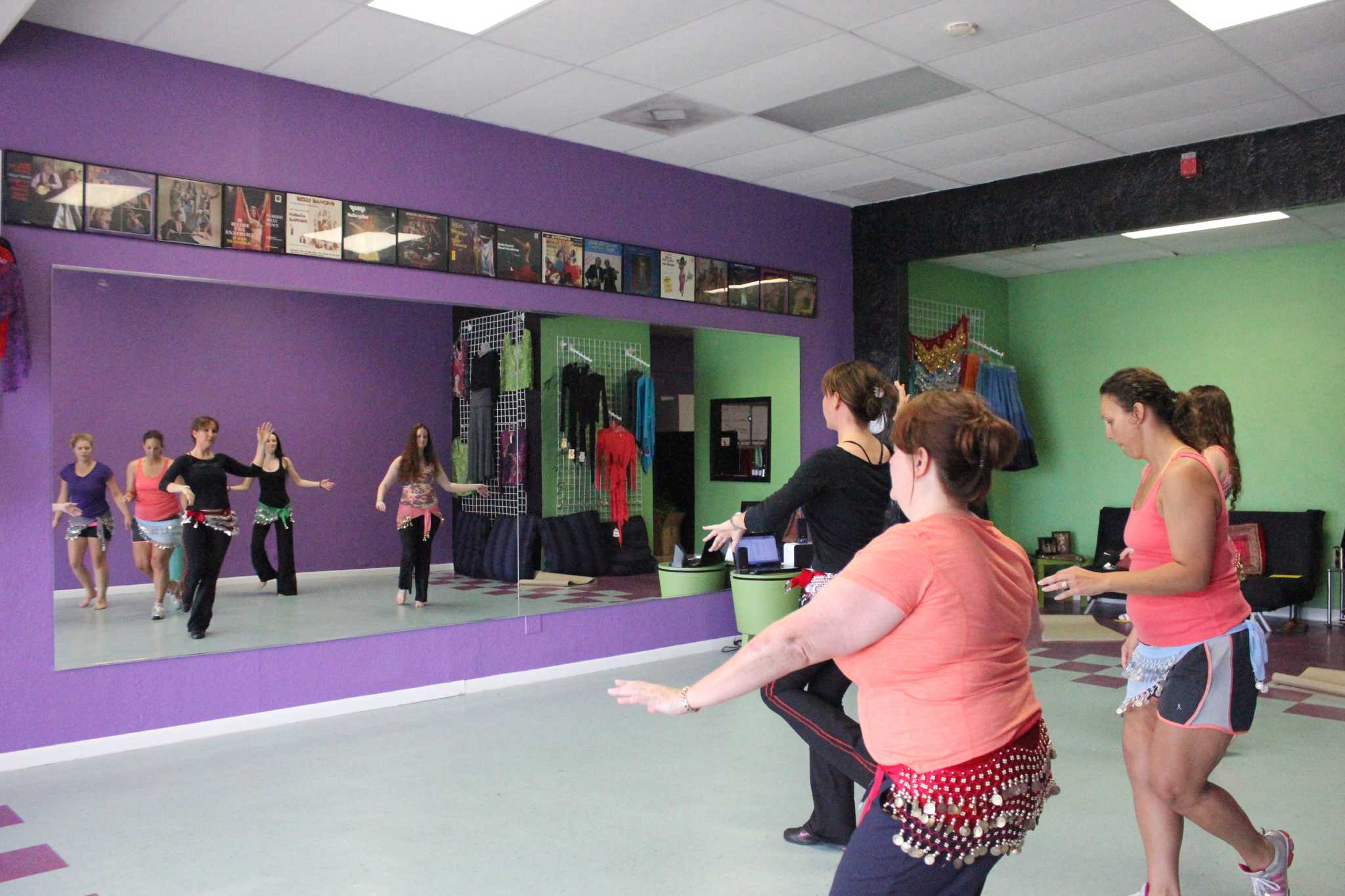 Belly Dance Studio opens in Beaumont; Curves in Nederland moves