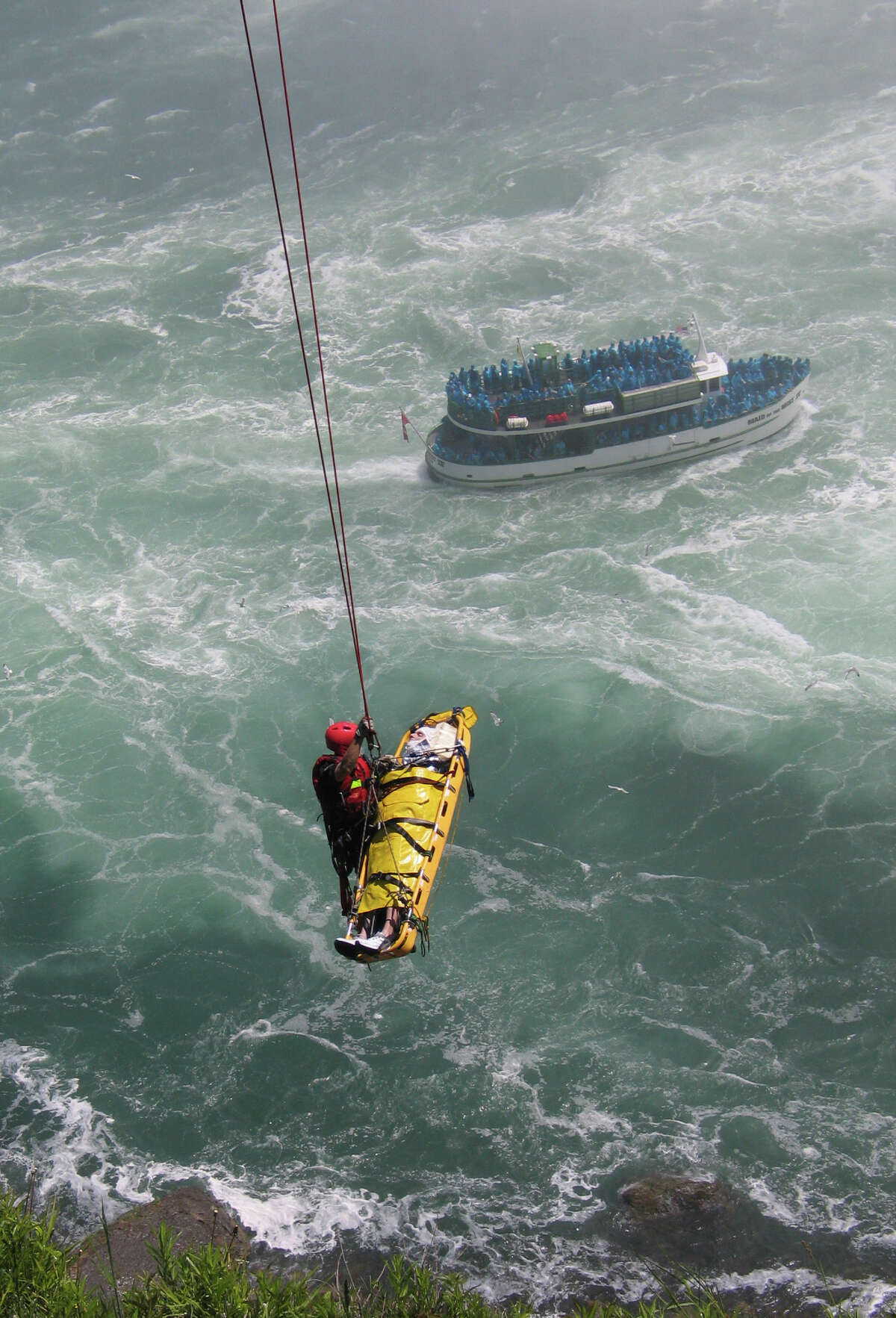 Niagara Falls rescue