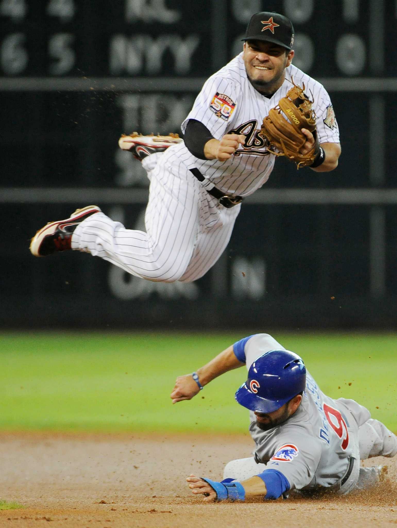 Astros hand Cubs eighth straight loss