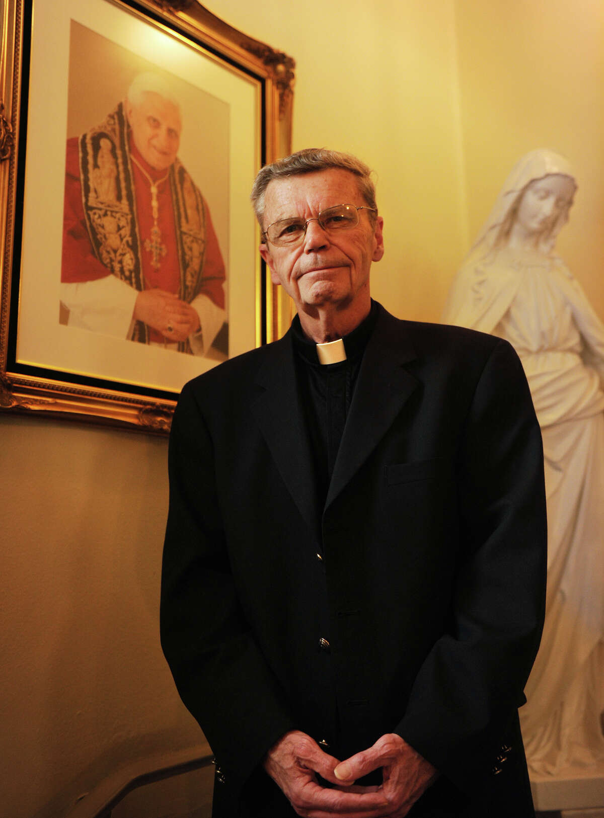 Monsignor to run diocese until bishop named