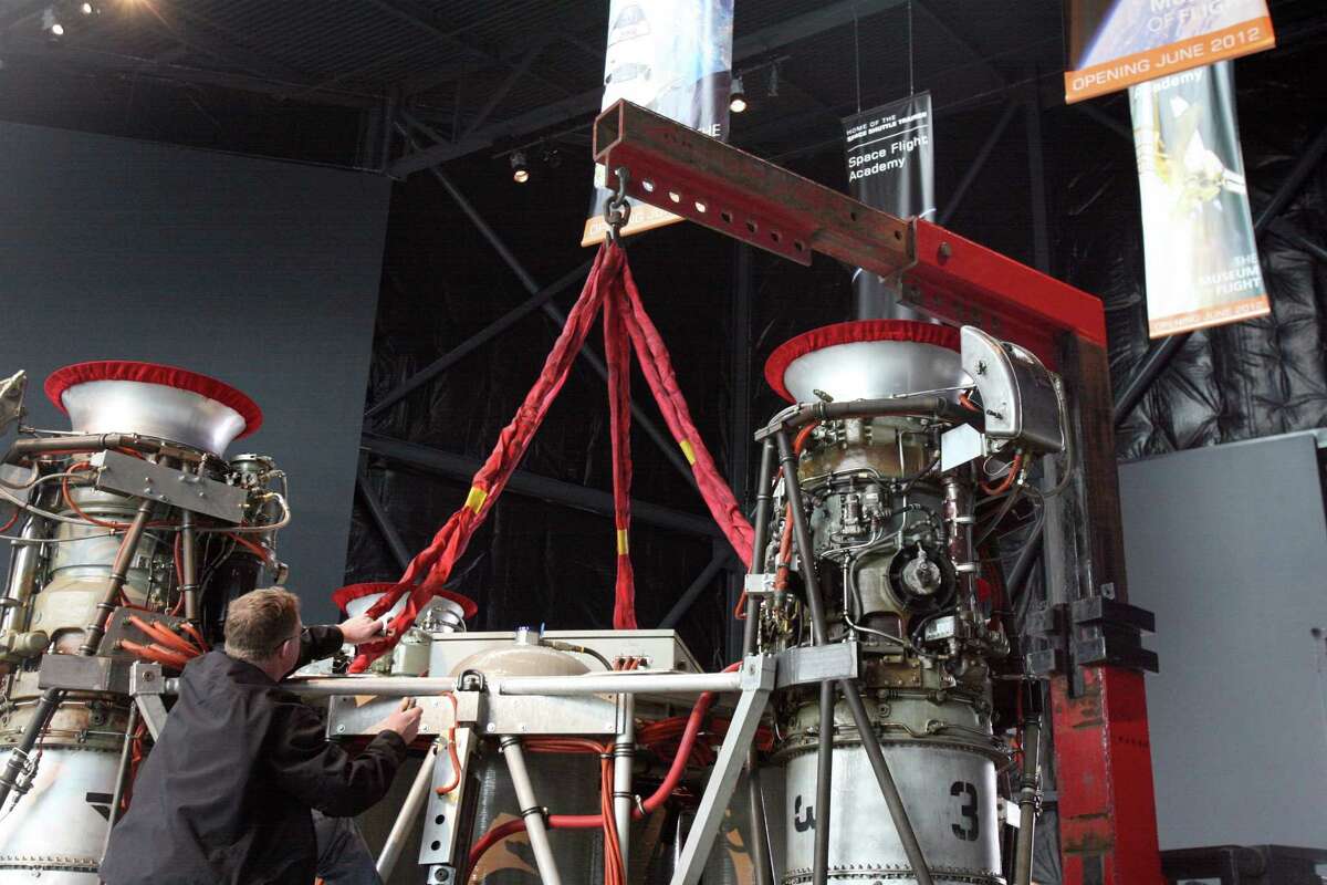 Blue Origin test craft lands in Museum of Flight's Space Gallery