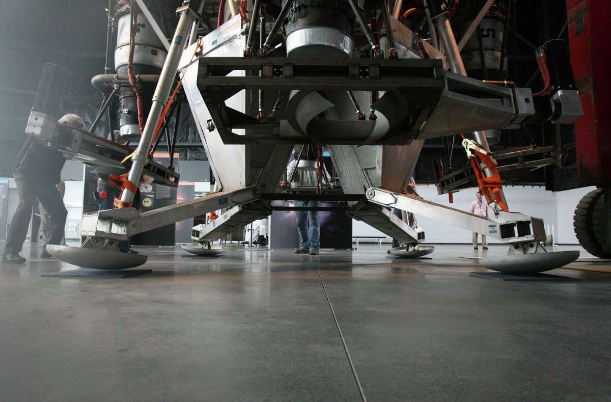 Blue Origin test craft lands in Museum of Flight's Space Gallery