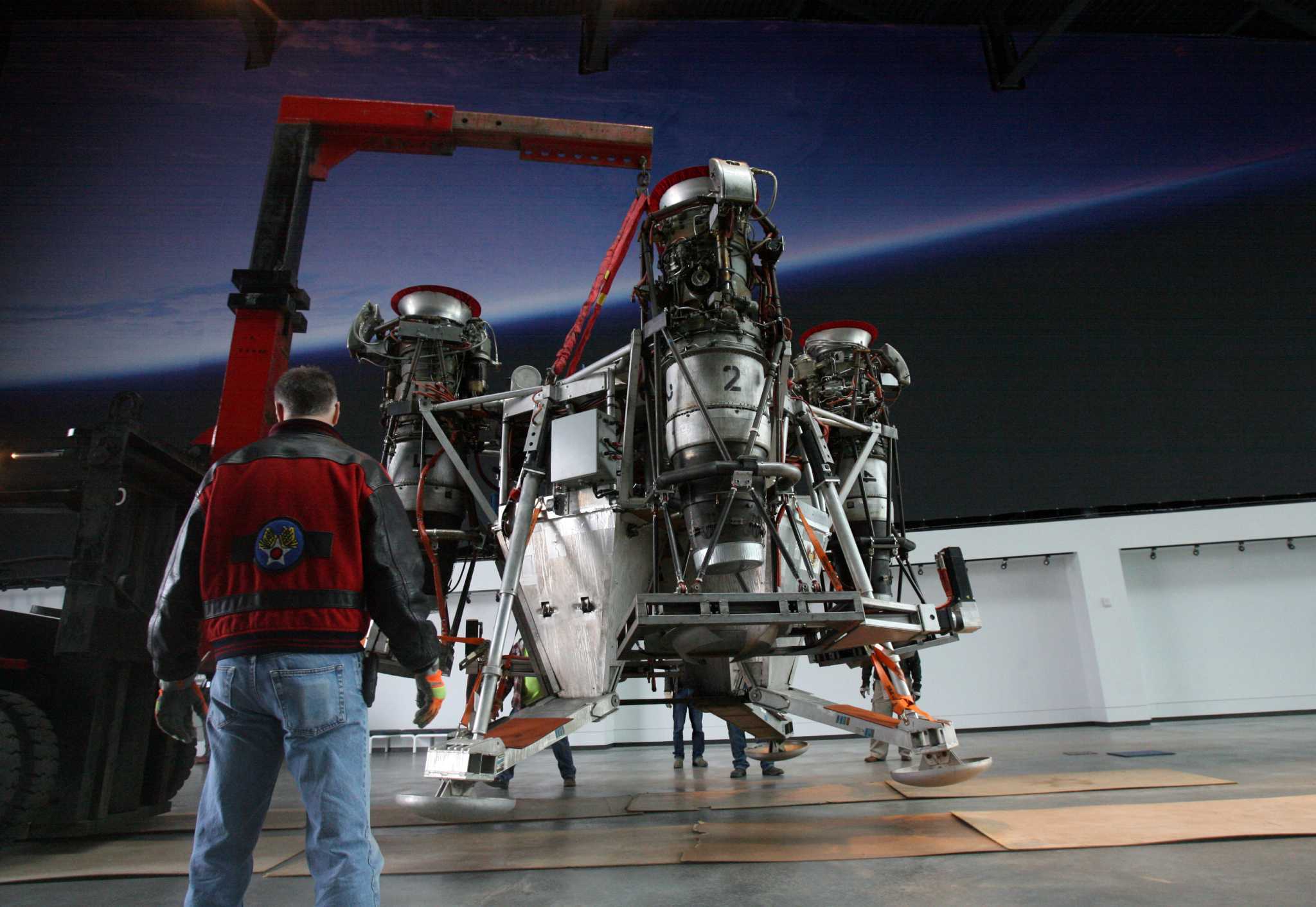 Blue Origin test craft lands in Museum of Flight's Space Gallery