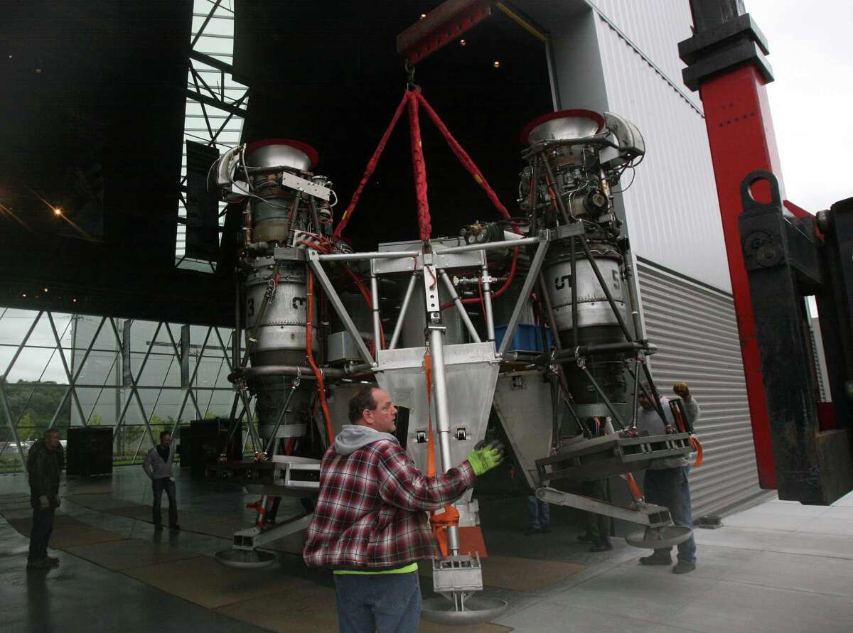 Blue Origin test craft lands in Museum of Flight's Space Gallery