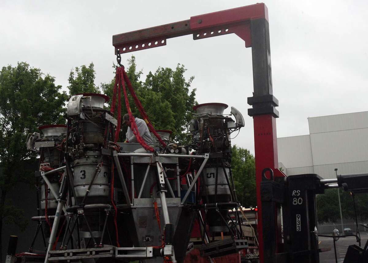 Blue Origin test craft lands in Museum of Flight's Space Gallery