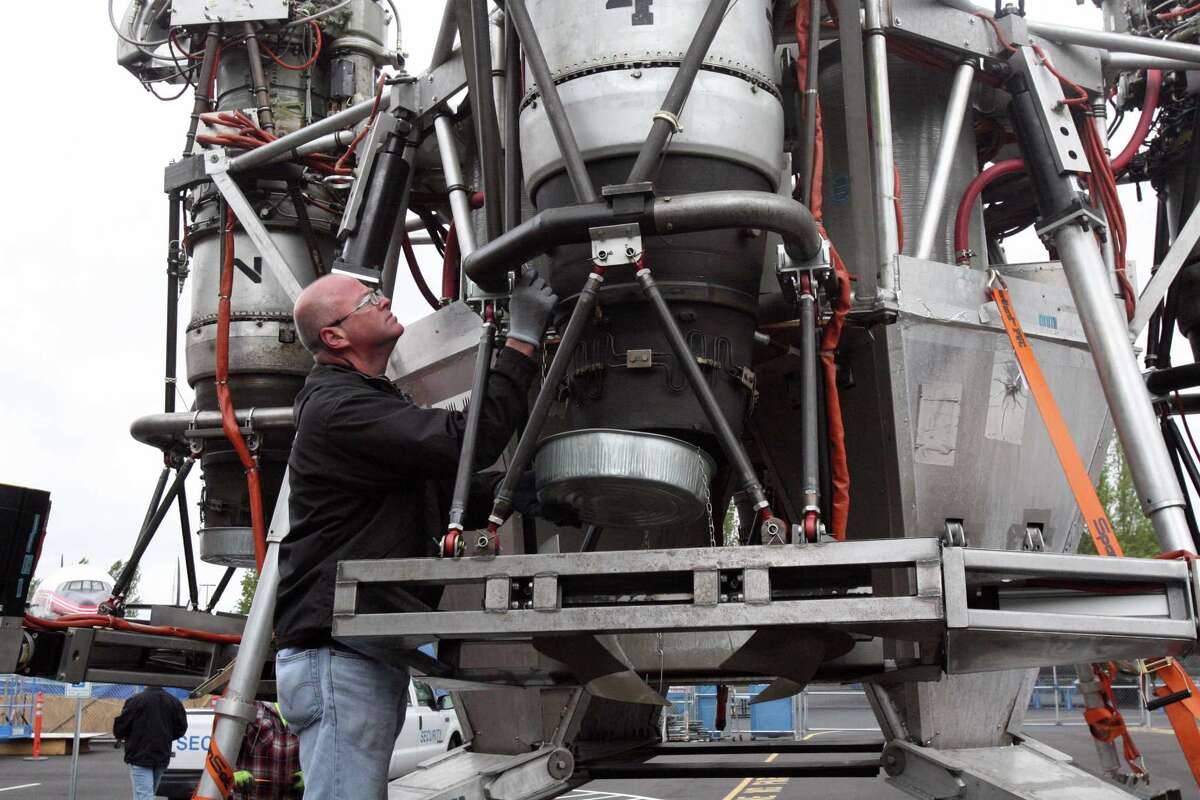 Blue Origin test craft lands in Museum of Flight's Space Gallery