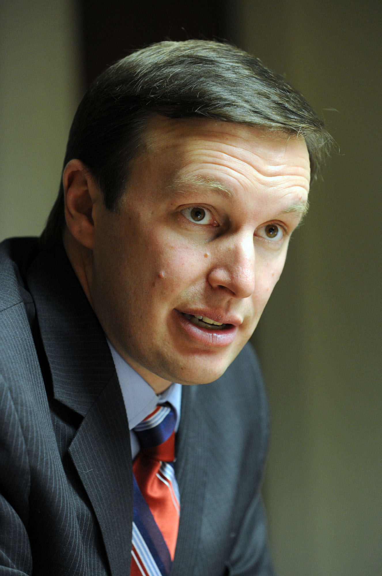 Murphy, Bysiewicz clash in Westport debate for Dems' Senate nomination