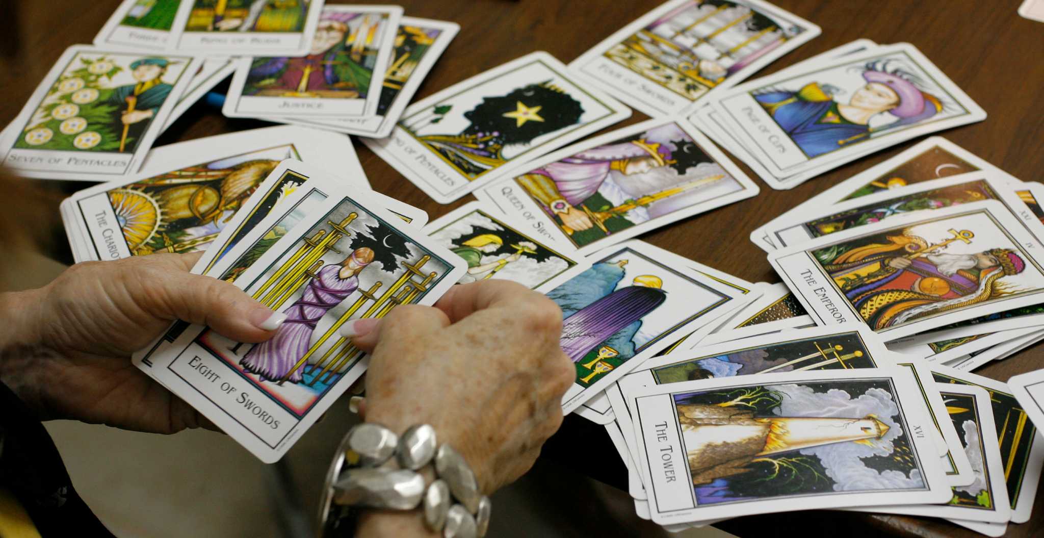 Houston attorney sues psychic, claiming breach of contract over 'love ...