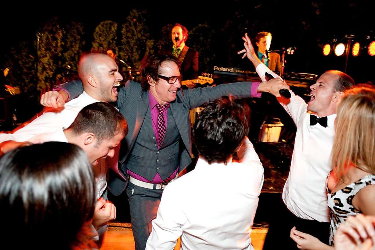 Wedding bands - solid gold tips for your big day