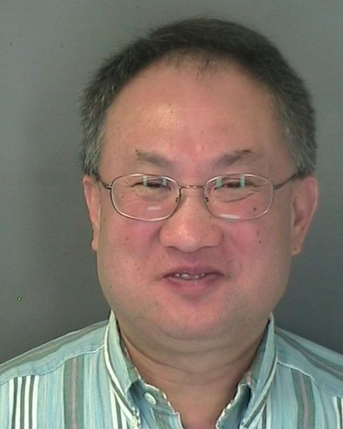 Sheriff: Lake George stores busted for selling illegal weapons