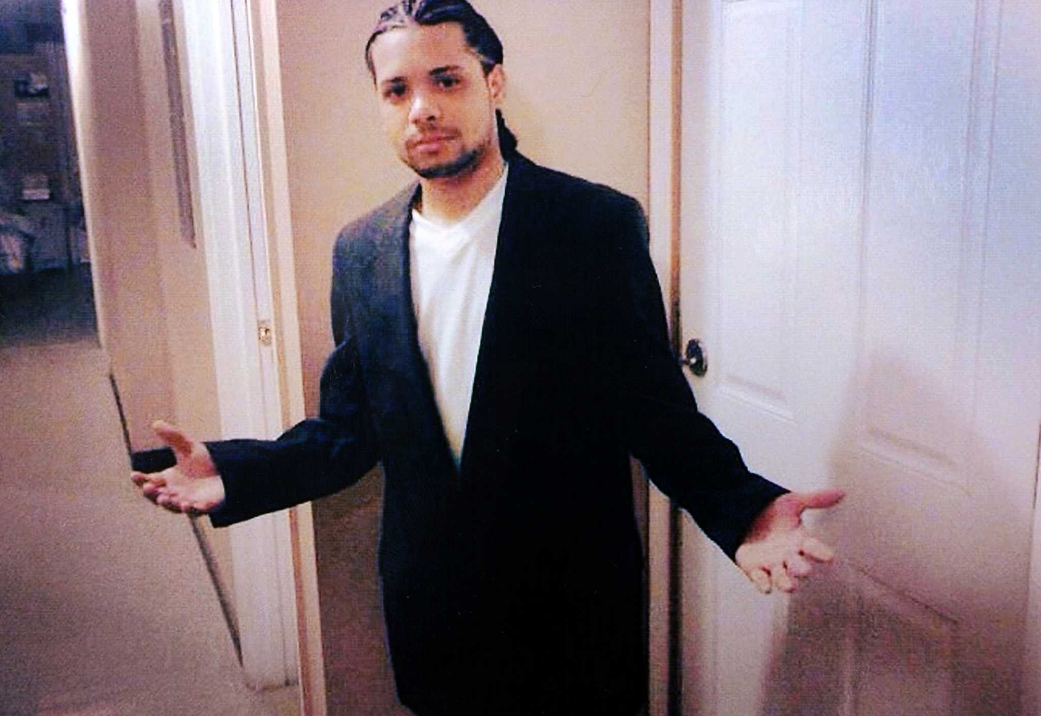 Police search for killer of good Samaritan