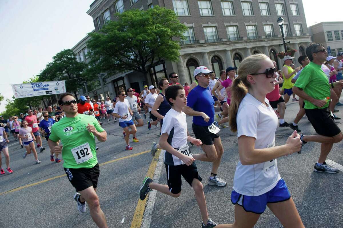 Hundreds of runners turn out for Jim Fixx race; Ariza the overall winner