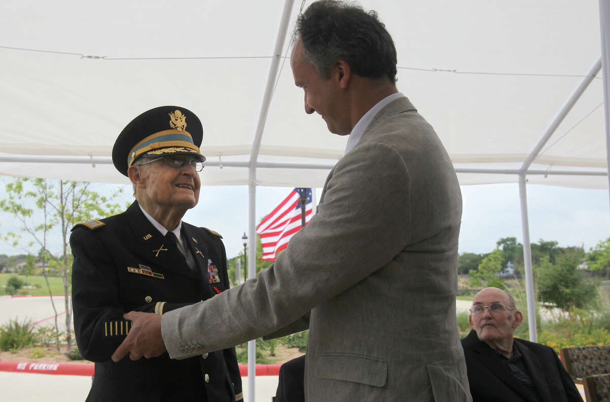WWII soldiers honored by France for bravery