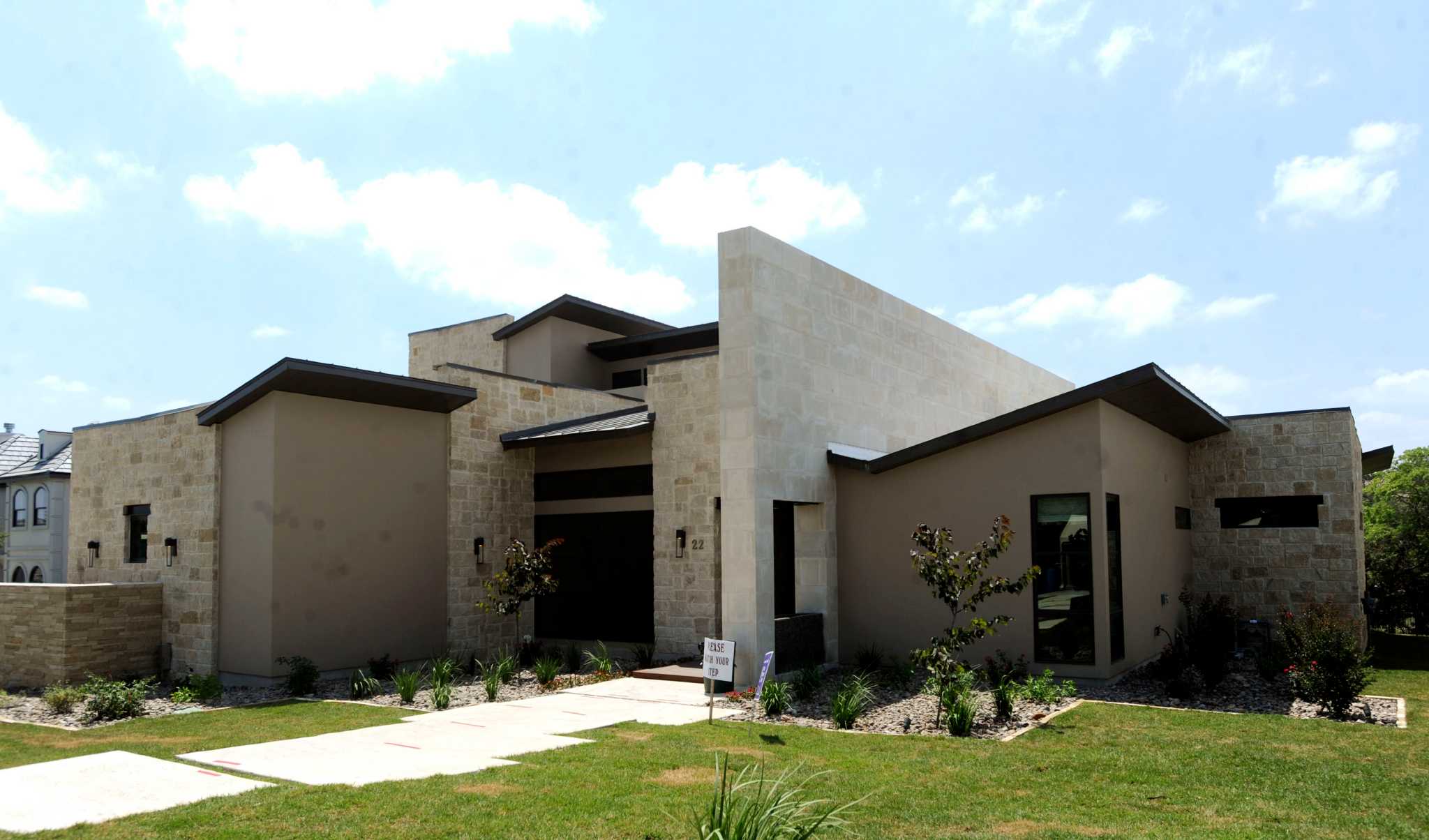 Builders showcase variety of designs