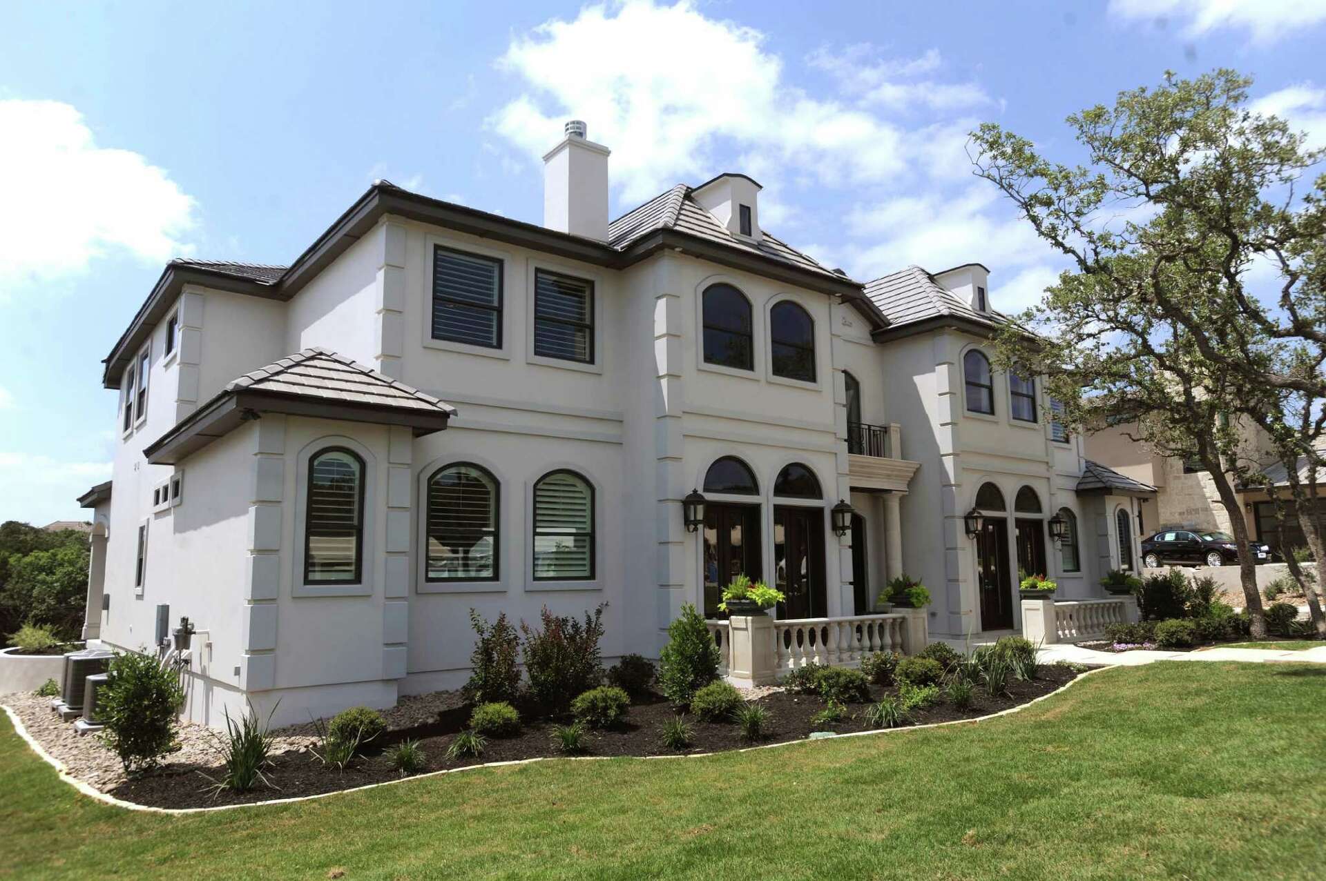 Builders showcase variety of designs