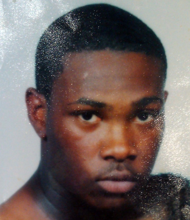 Oakland slaying victim's family pleads for help