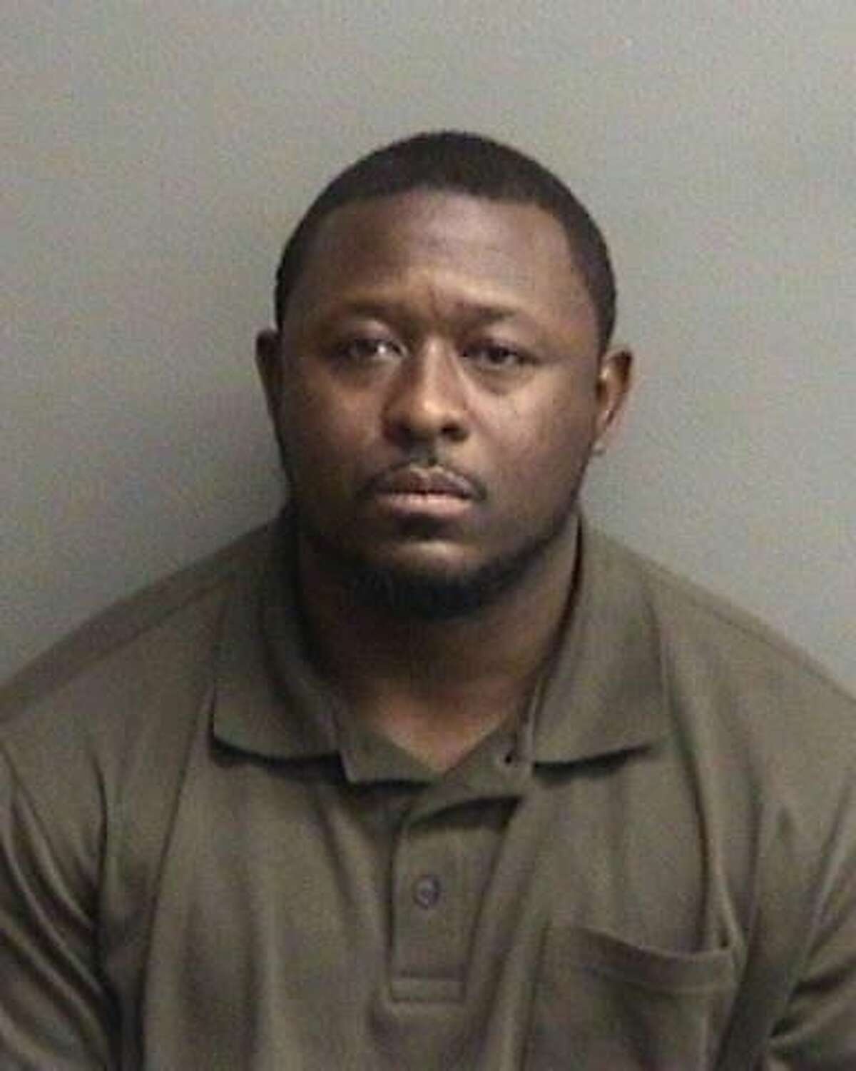 Police: Robber wore old-man mask