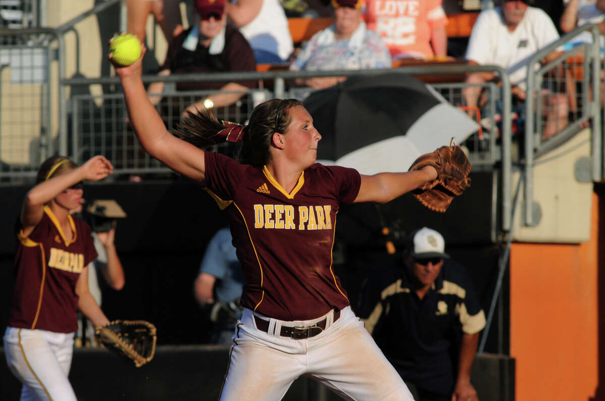 Deer Park erupts for 13 runs to reach softball title game