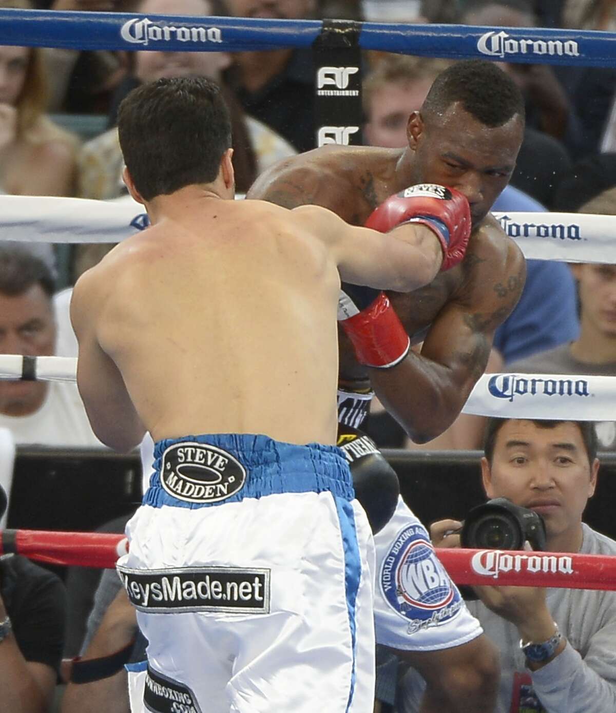 S.A. hopes big fight starts a trend