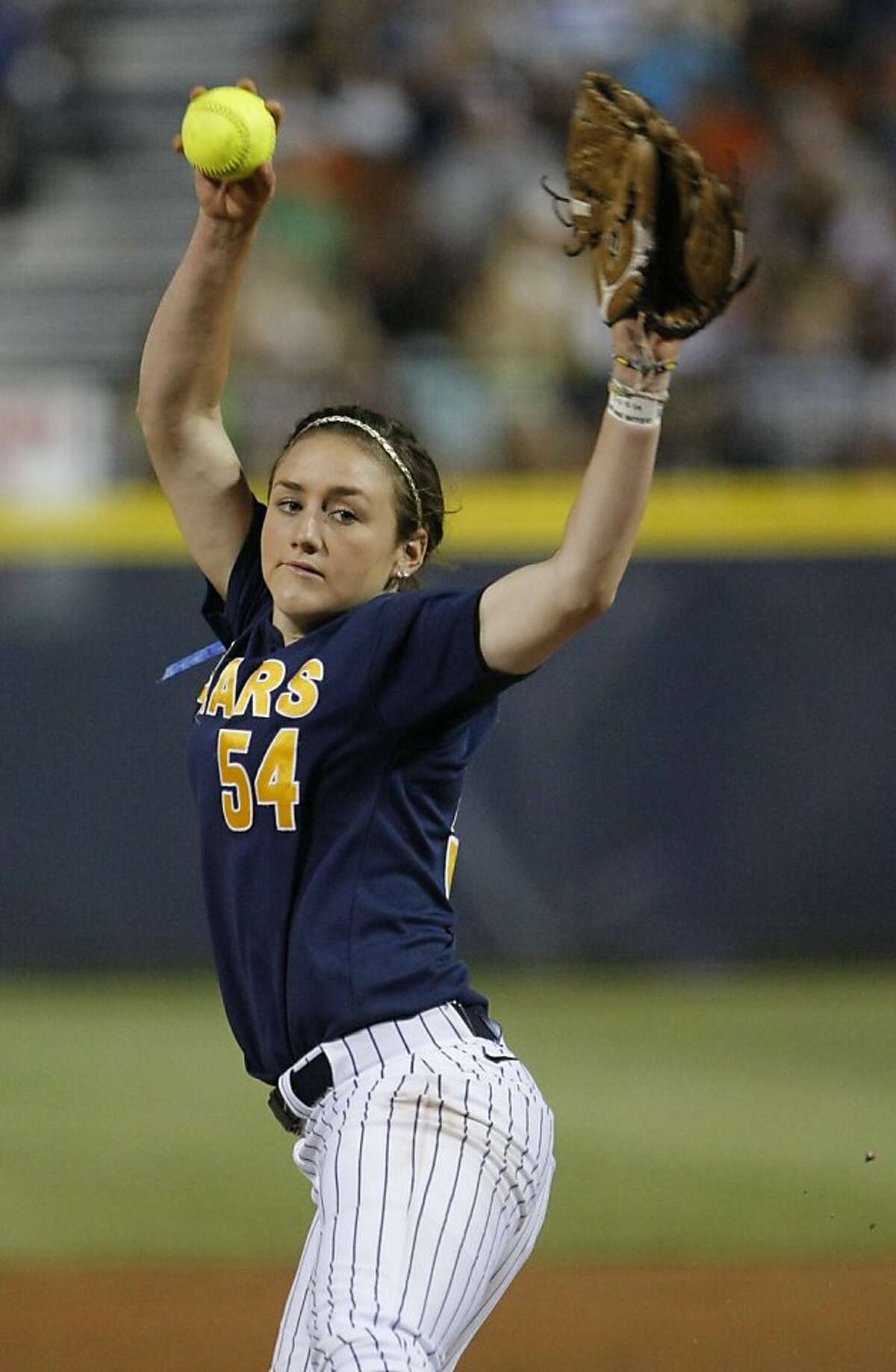 Cal softball bounces back against Oregon in NCAAs