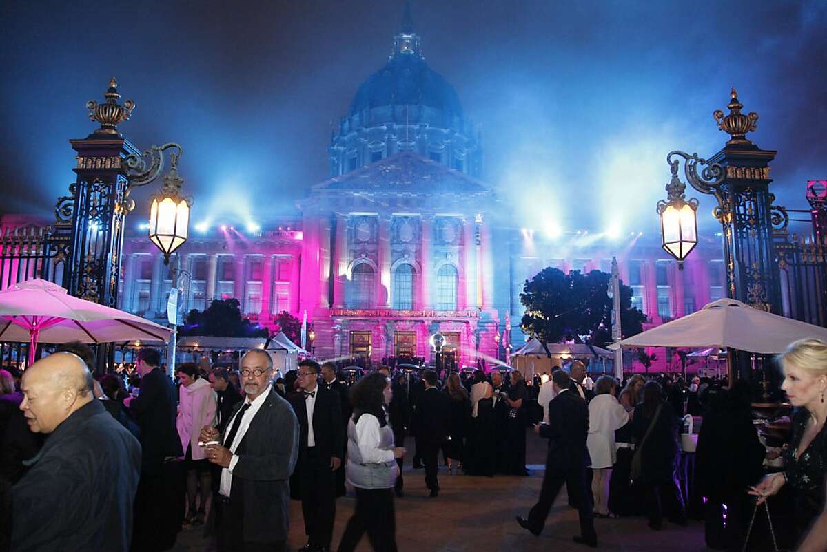 Black and White Ball marks S.F. Symphony's 100