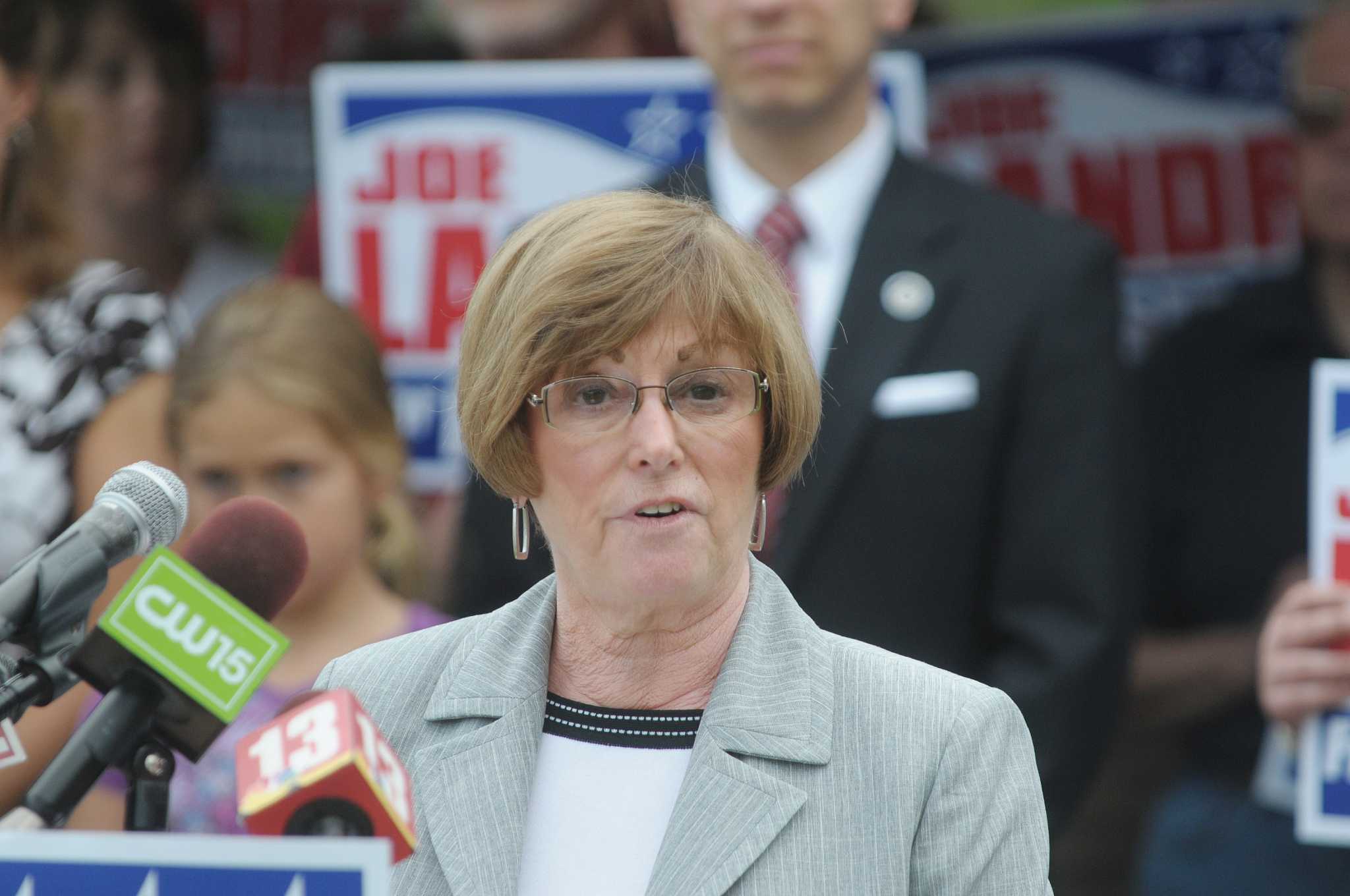 Landry enters primary