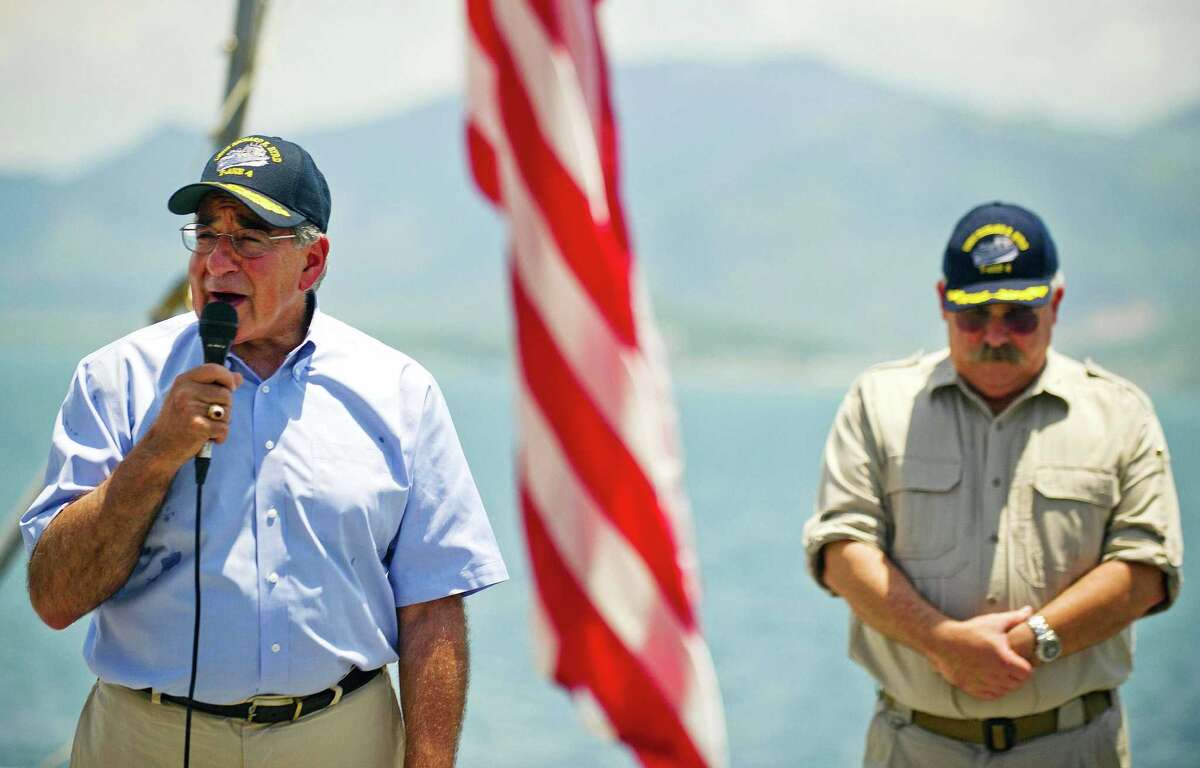 Panetta sends message to China on Vietnam visit