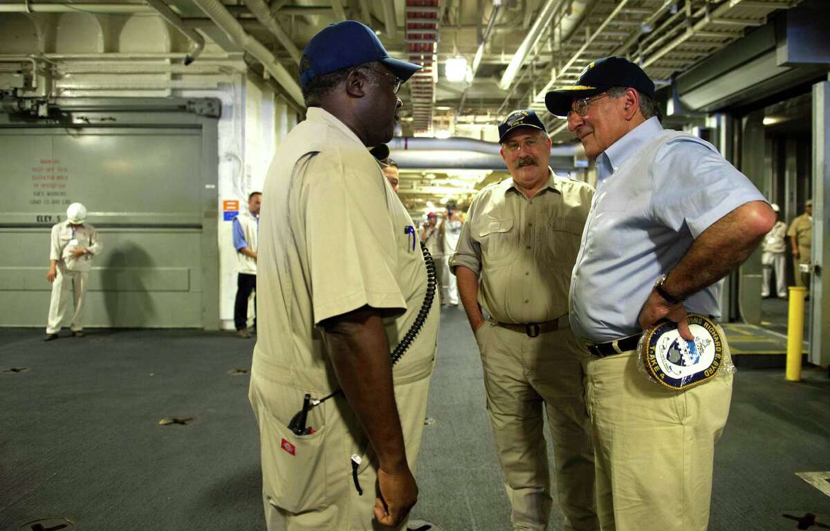 Panetta sends message to China on Vietnam visit