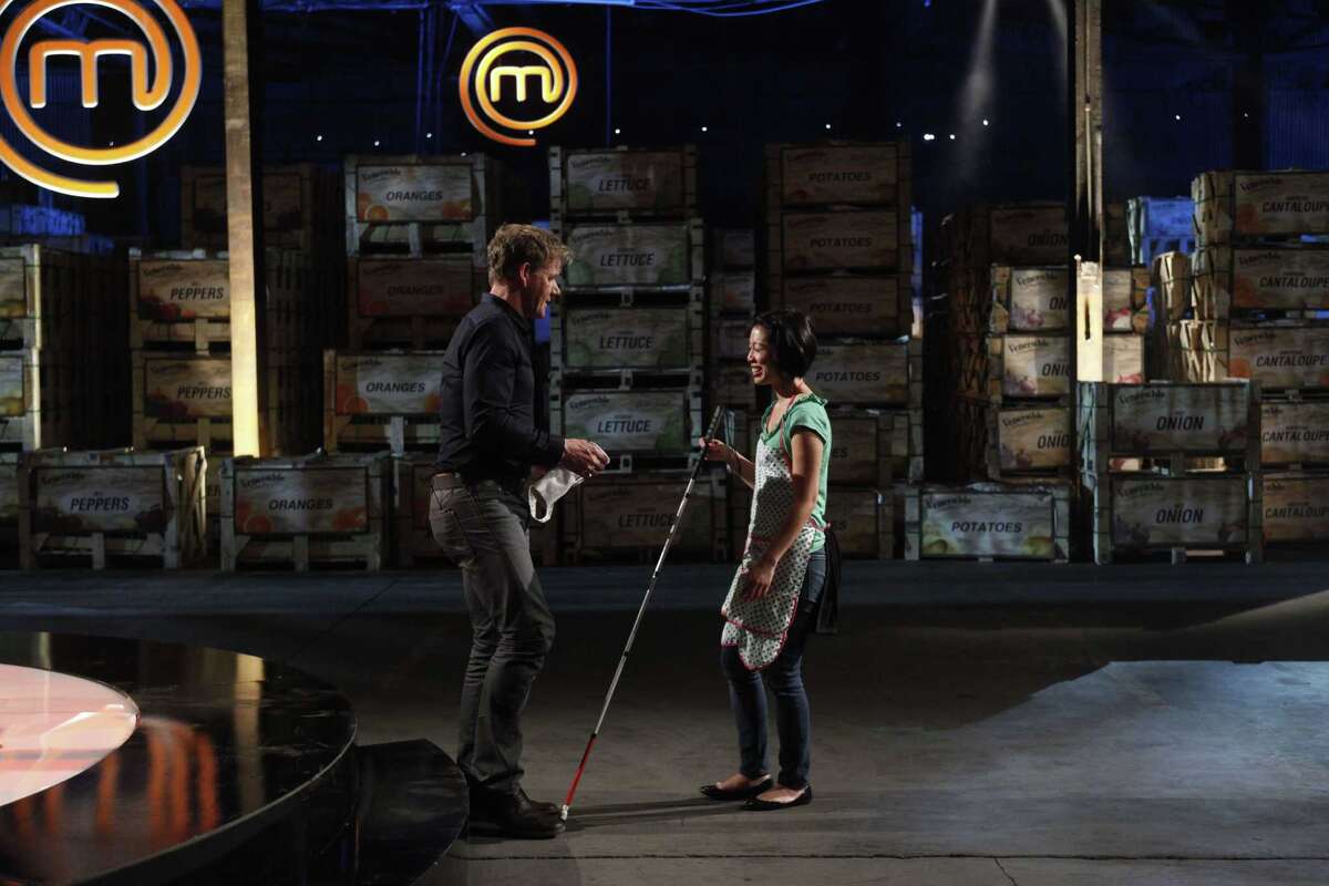 Blind cook's competitive spirit burns on Ramsay's 'MasterChef'