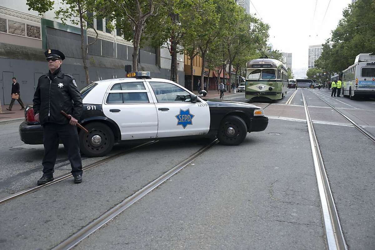 3 hurt as Muni trolley knocks down live wires