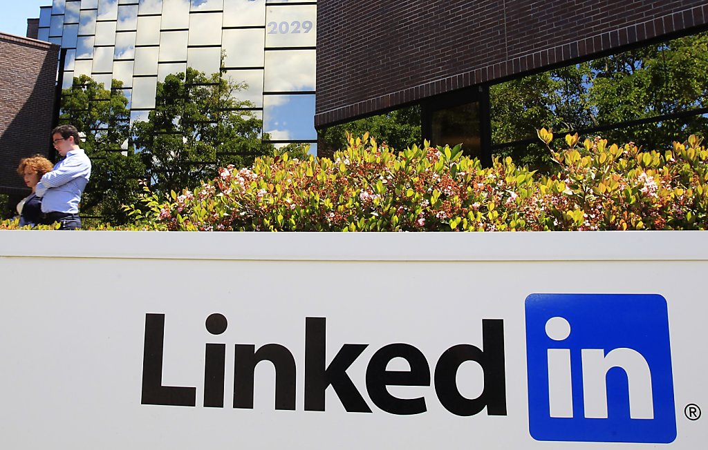 LinkedIn face-lift adds like, comment, share