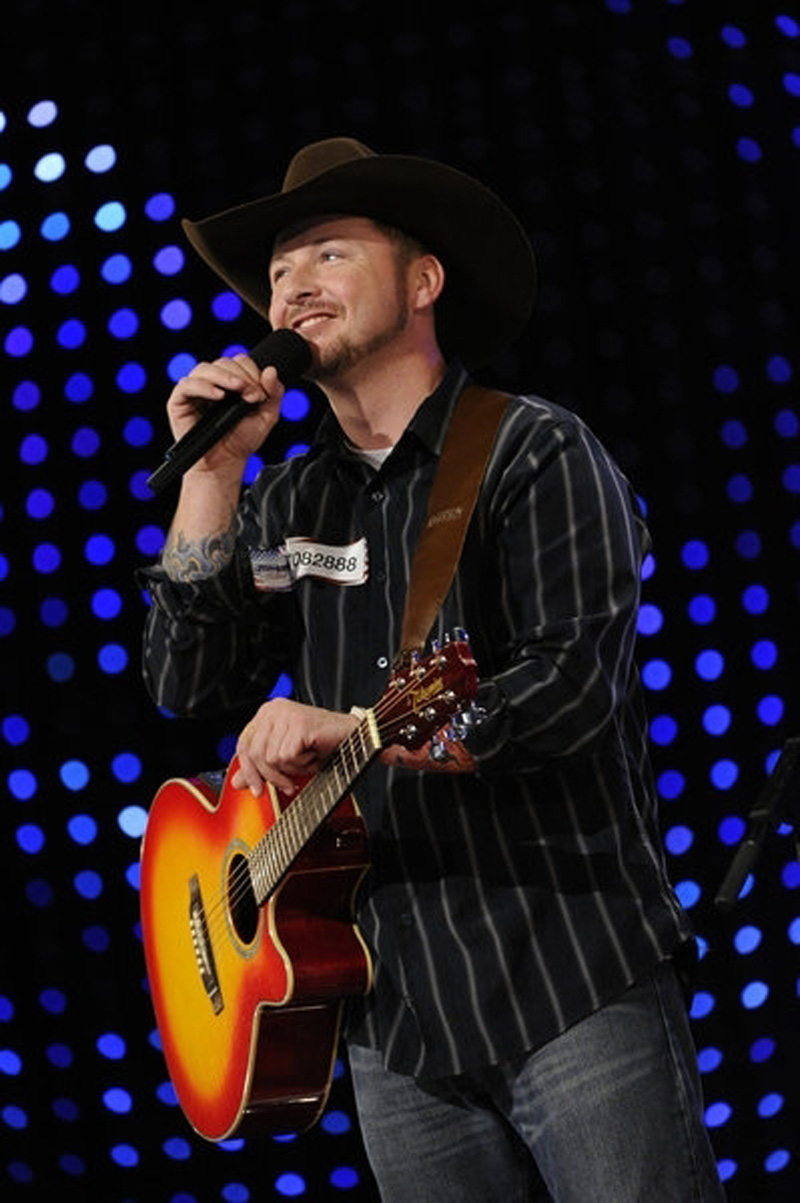 S.A. singer did not go to Iraq, officer claims