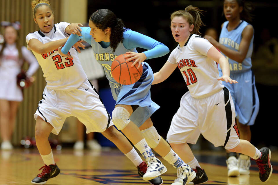 10 things to know about De'Aaron Fox's wife, Recee Fox