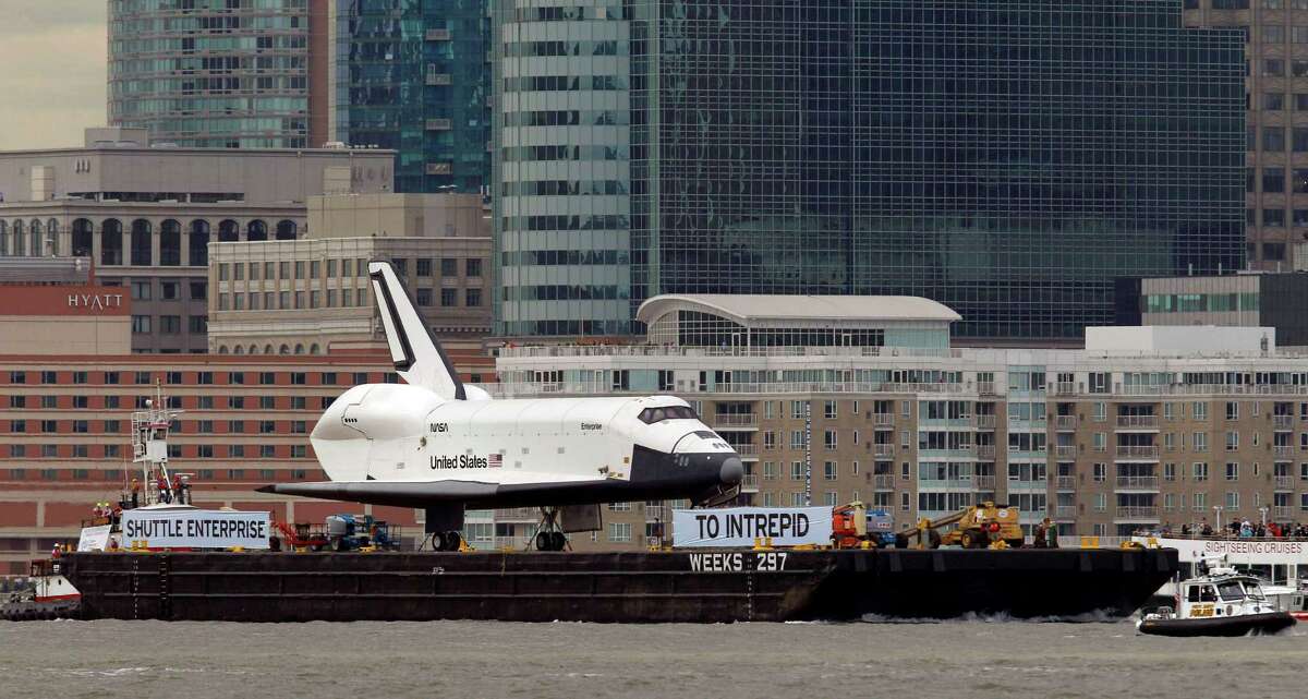 Space shuttle Enterprise arrives at Manhattan home