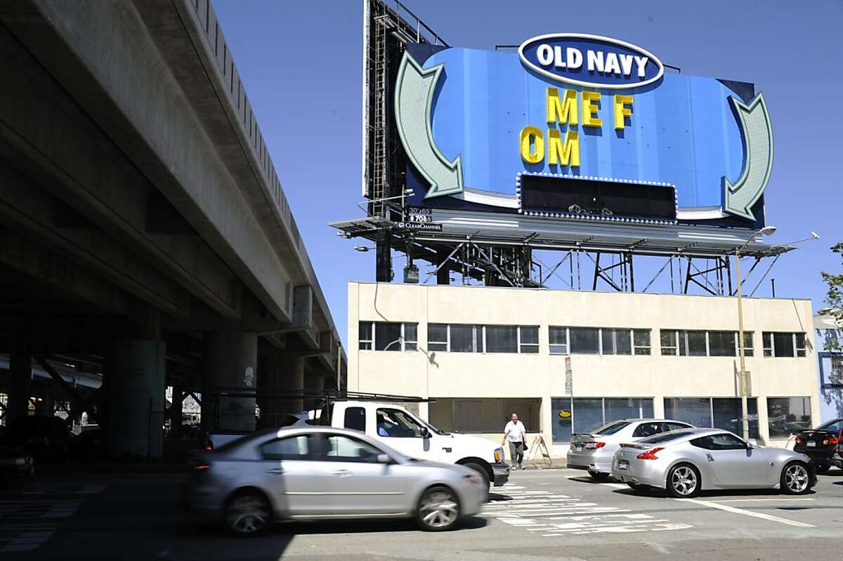 Old Navy picks up ex-Yahoo billboard in S.F.