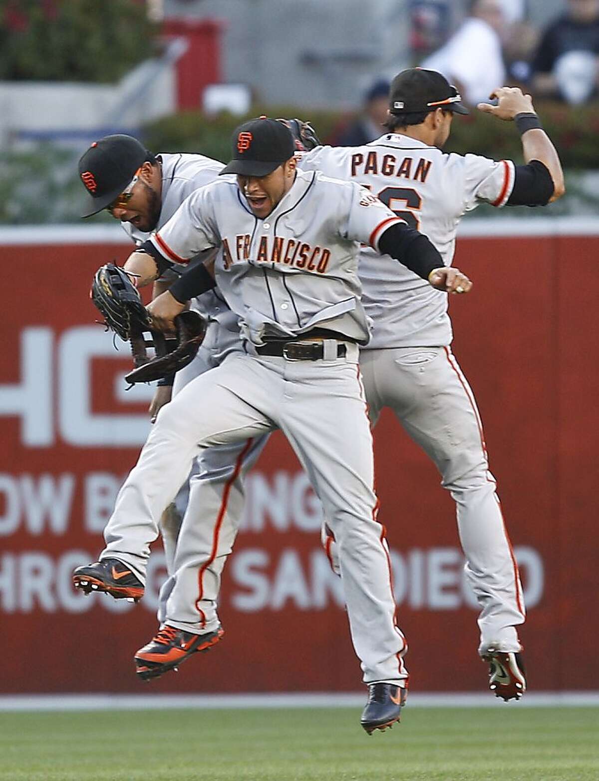 SF Giants beat Padres, 6-5