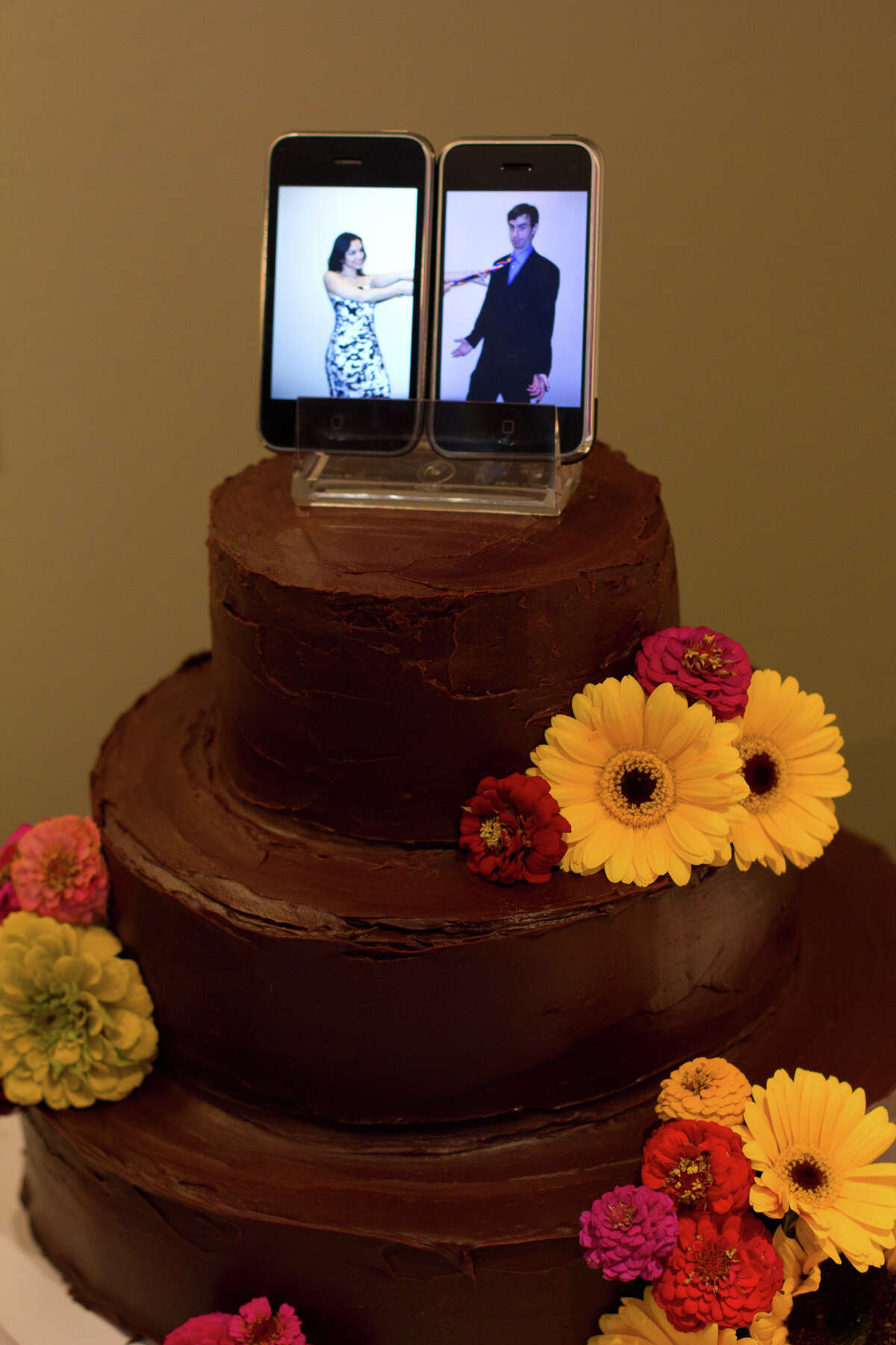 Wedding cake toppers a somewhat recent fashion