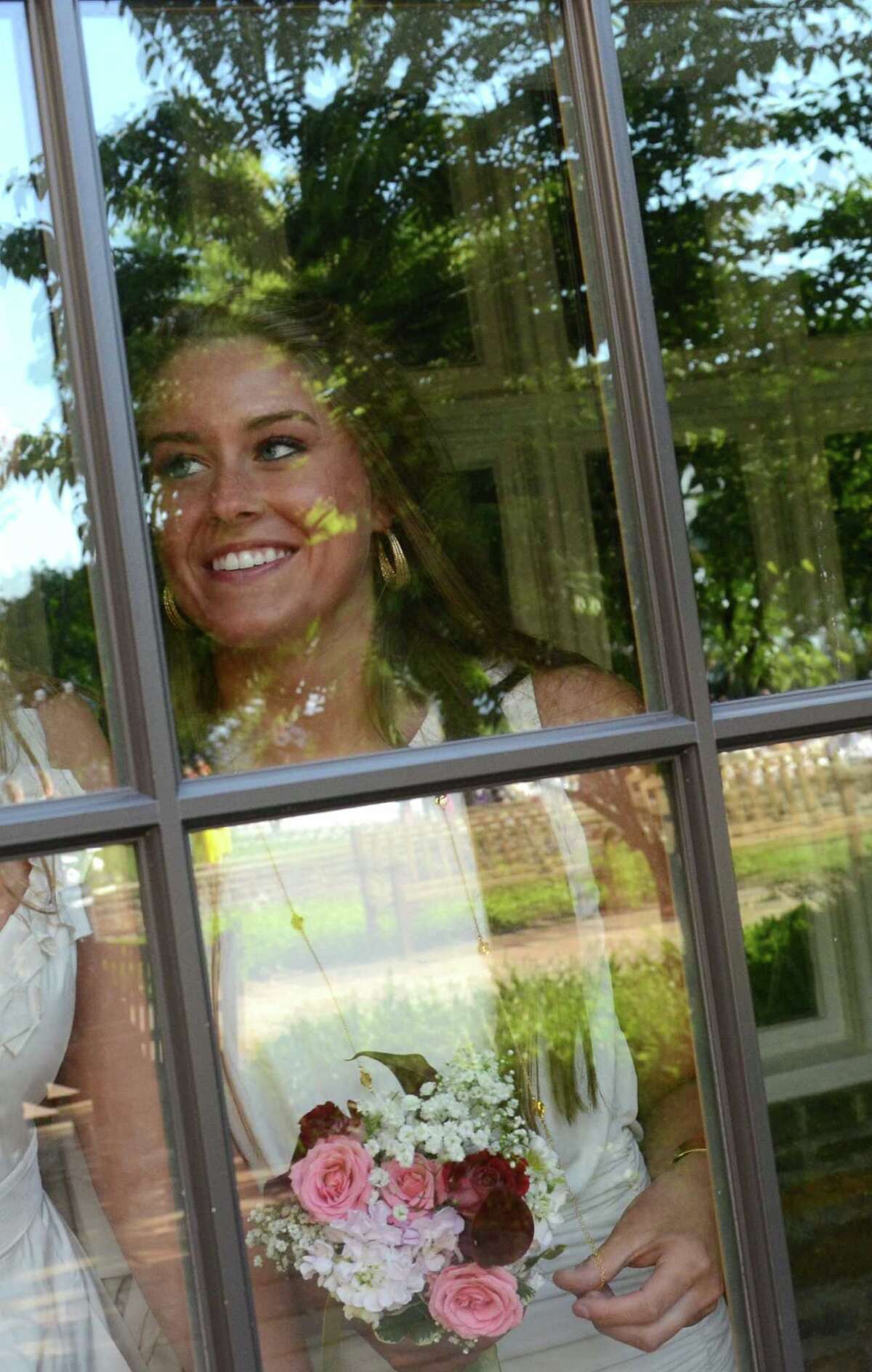 Greens Farms Academy grads urged to explore the world