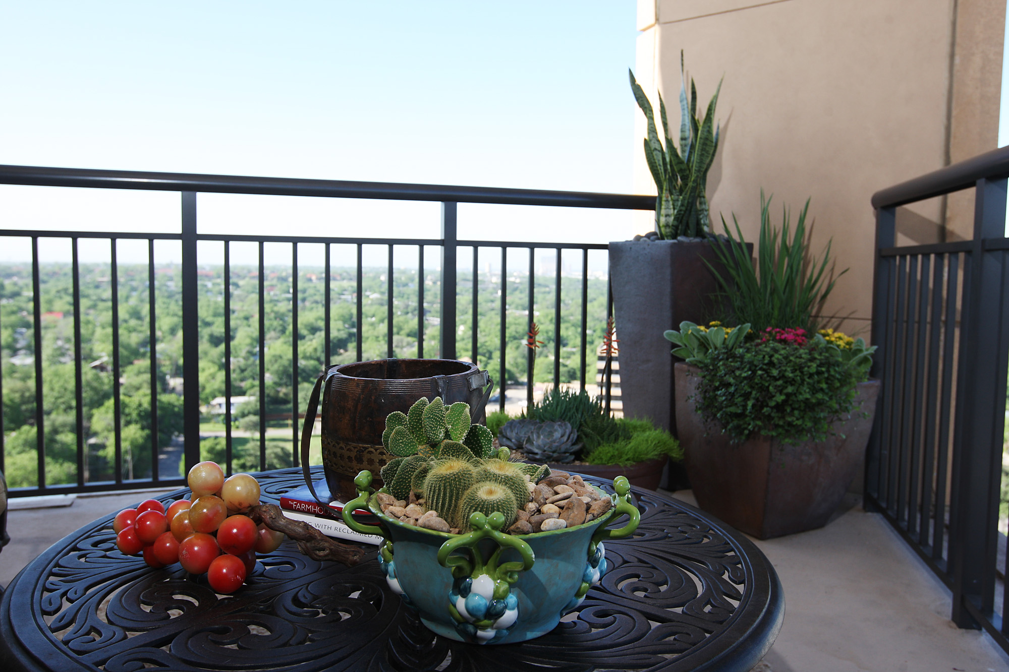 Transform your balcony or terrace into a small-scale garden