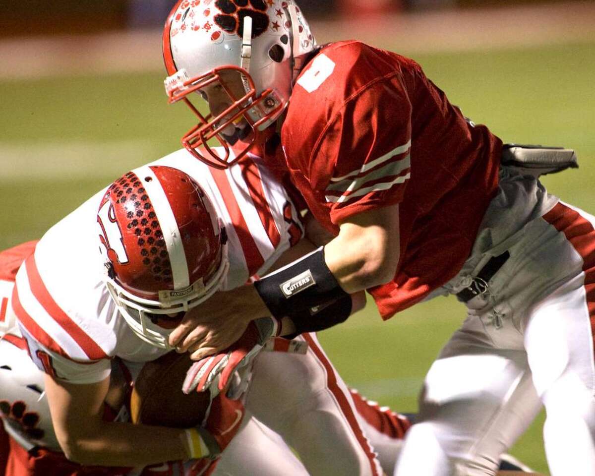 Pomperaug turns back Masuk in SWC football championship