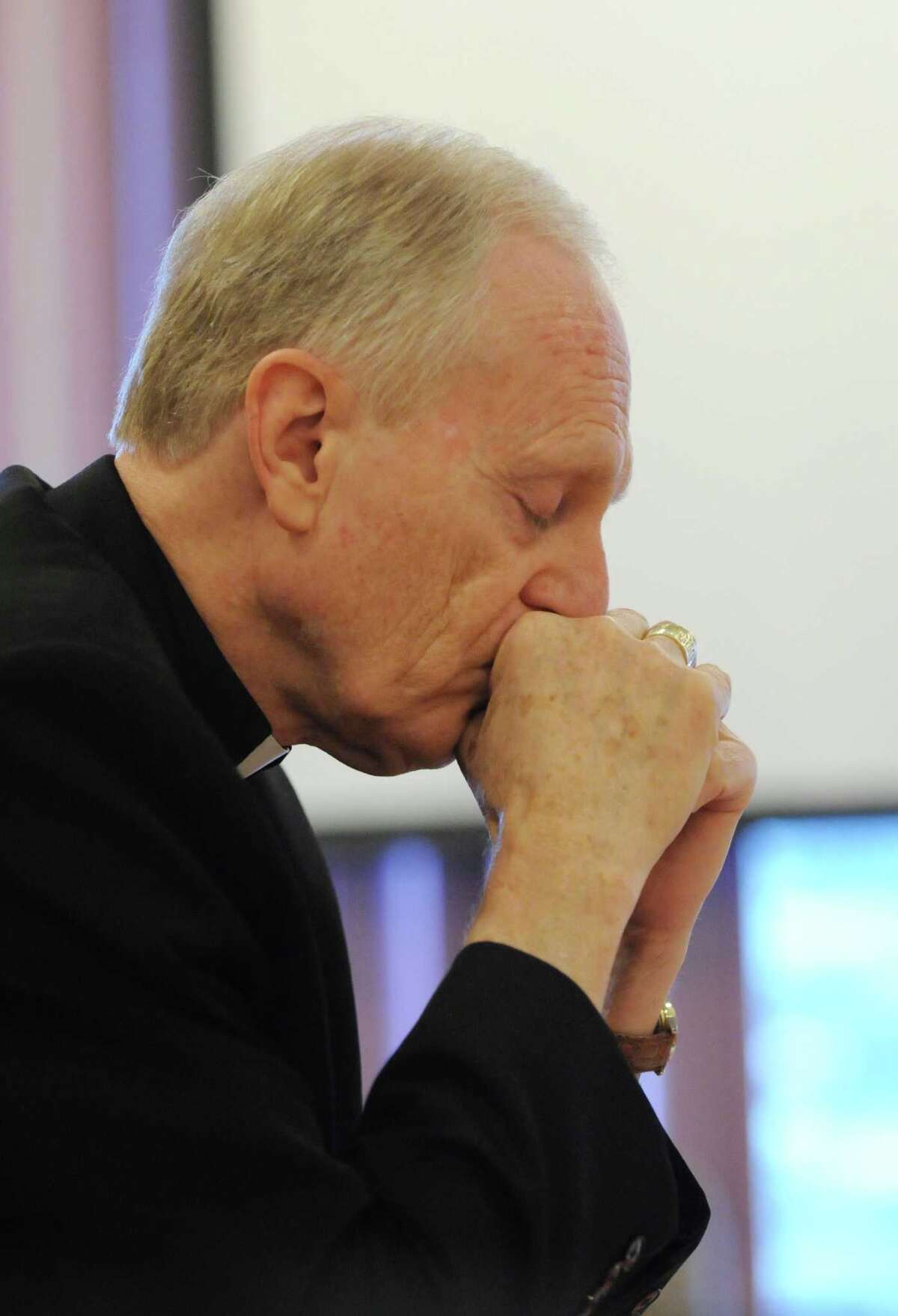 Suit seeks diocese's sex abuse records