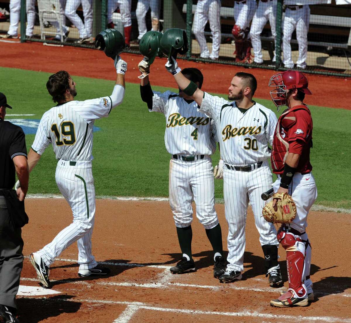 Baylor zeros in on first CWS berth in seven years