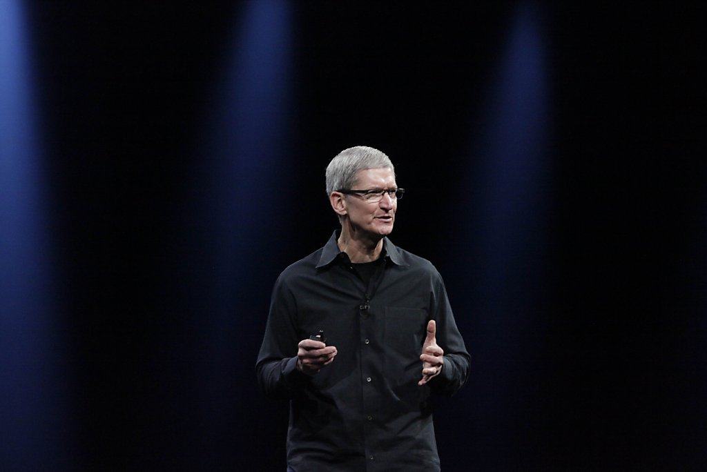 Apple tries to expand lead in mobile computing