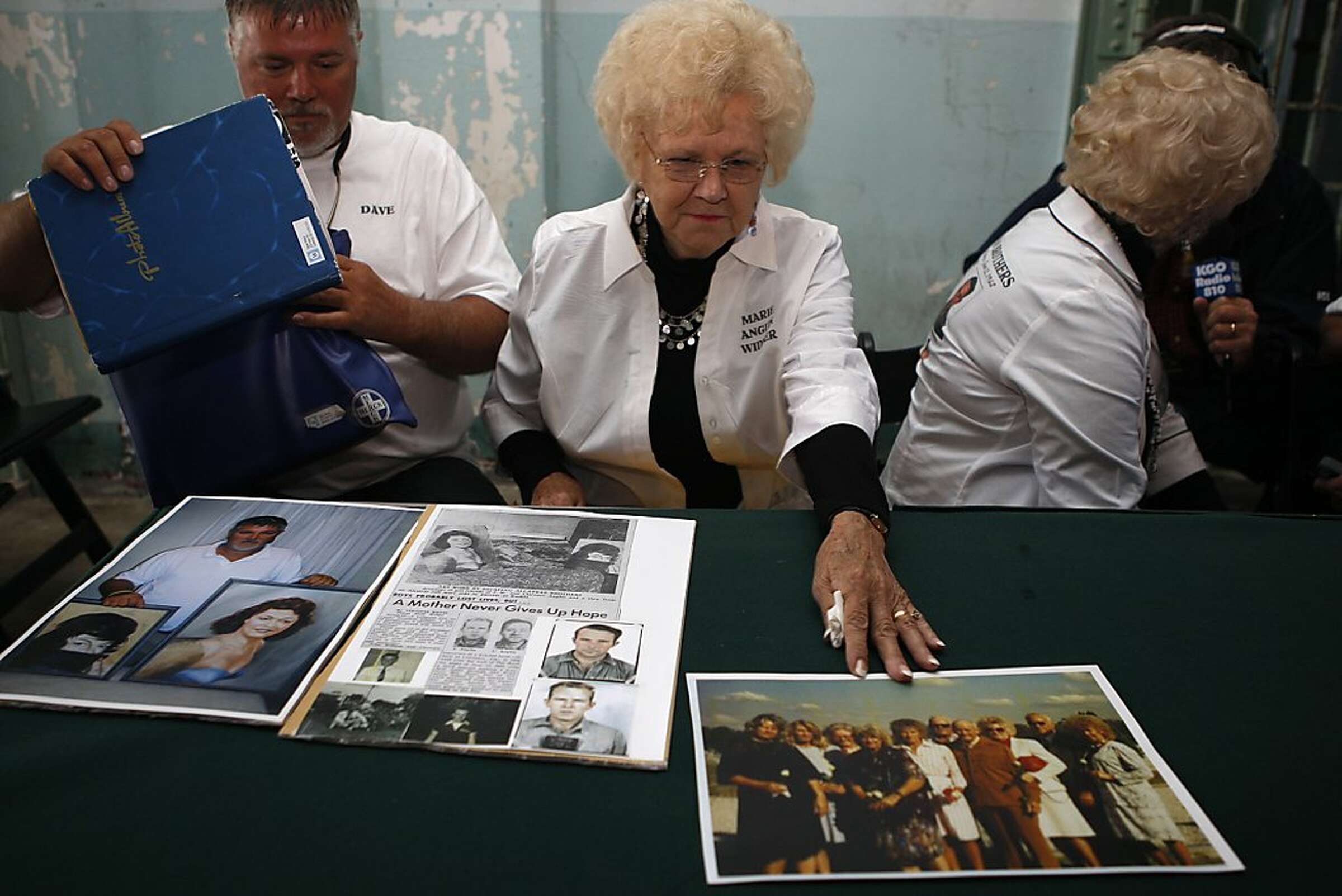 Does this photo prove John and Clarence Anglin survived their 1962 ...