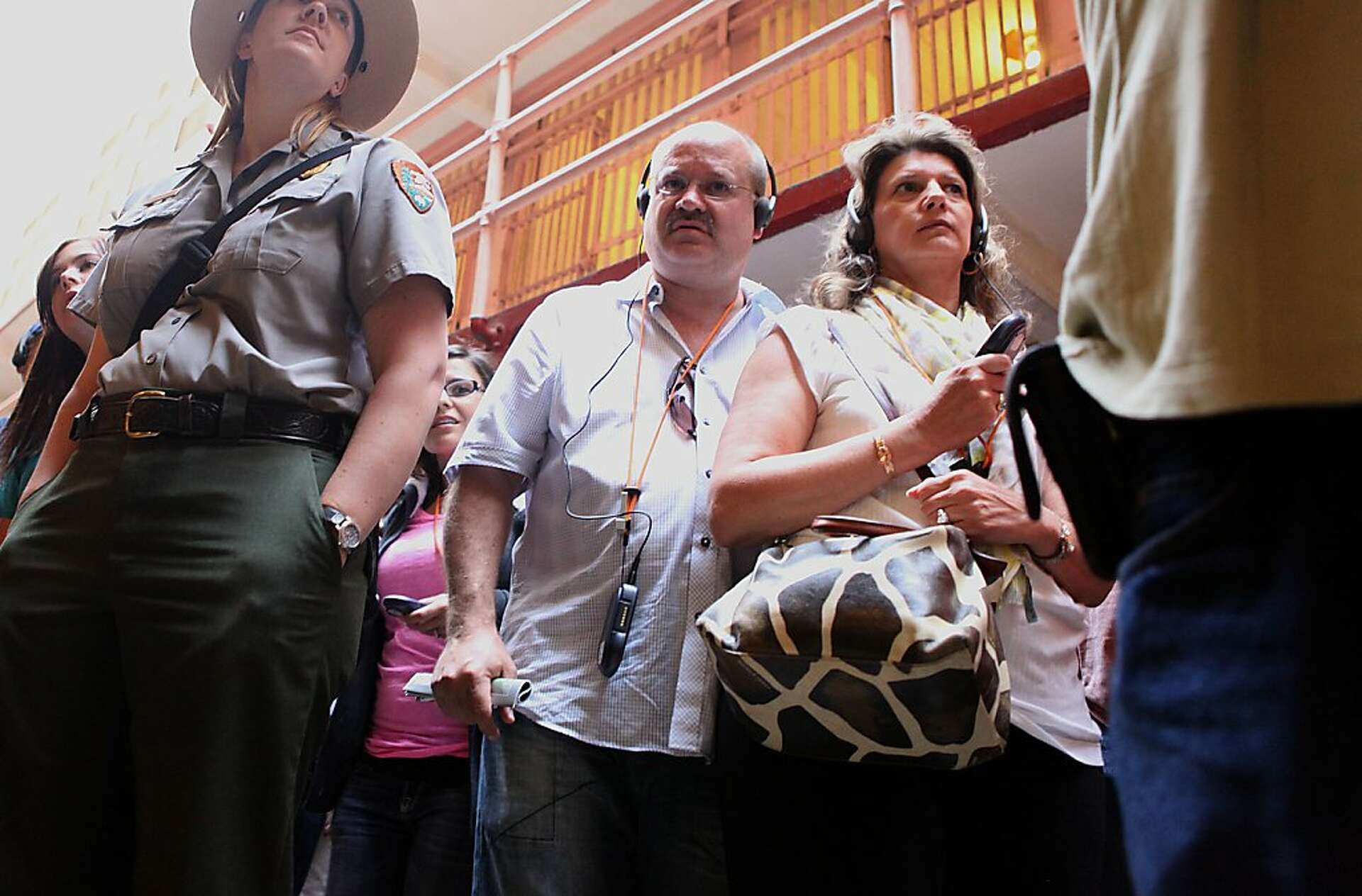 Alcatraz escapees' family convinced brothers alive