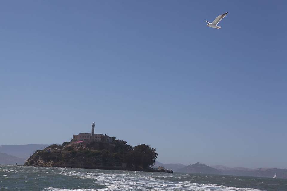 Alcatraz escapees' family convinced brothers alive